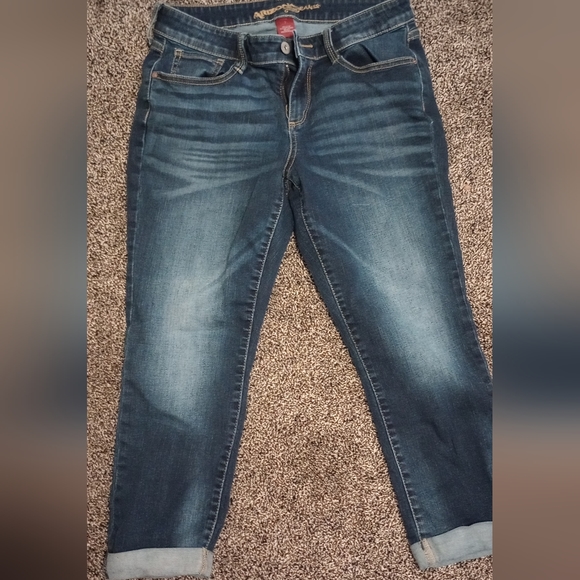 Arizona Jean Company | Other | Arizona Jeans Sz 7 Capri | Poshmark